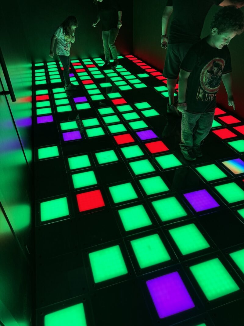 Arena Pixel: espaço com jogos para crianças em SP